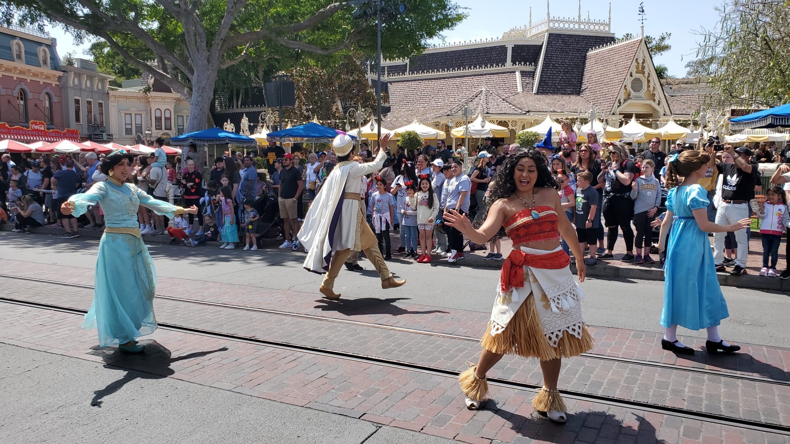 Comparing Disneyland Tickets – Find the Best Value for You! - Theme ...